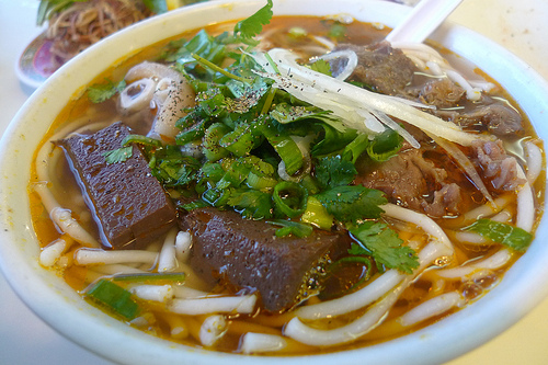 5 Must-try Foods When You Visit Hue - Paradise Travel