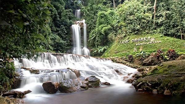 Crossing the highest waterfall of Tay Nguyen | Best of Vietnam