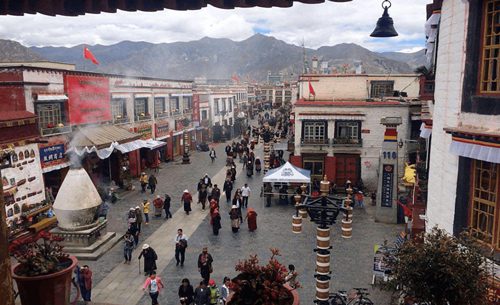 Lhasa travel guides, Lhasa tours, China travel information.
